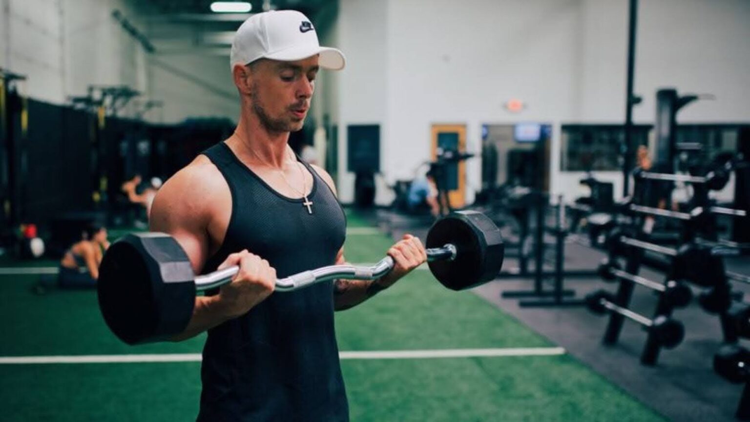 What Do Preacher Curls Work? Full Muscle Breakdown - XcelerateGyms