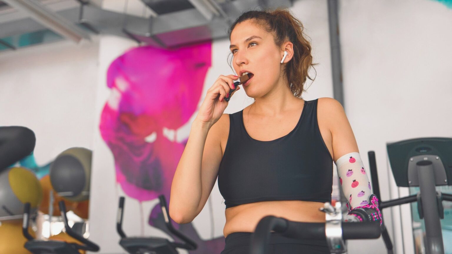 Protein Bar Before Gym: Is It a Good Idea? - XcelerateGyms