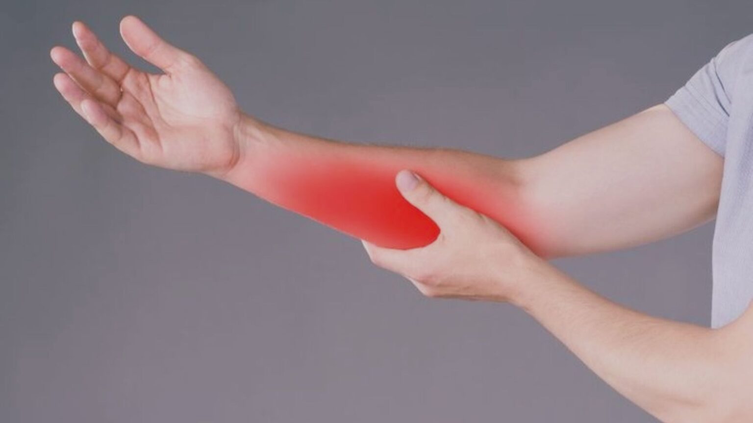Forearm Pain When Curling: Causes & Prevention - XcelerateGyms