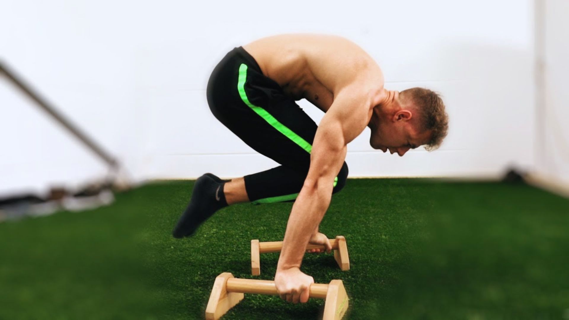 Tuck Planche Hold: Step-by-Step Beginner Guide - XcelerateGyms