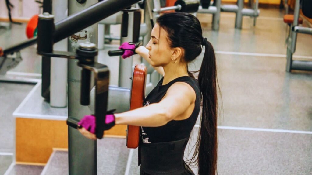 Rear Delt Fly Machine Muscles Worked: Complete Guide - XcelerateGyms