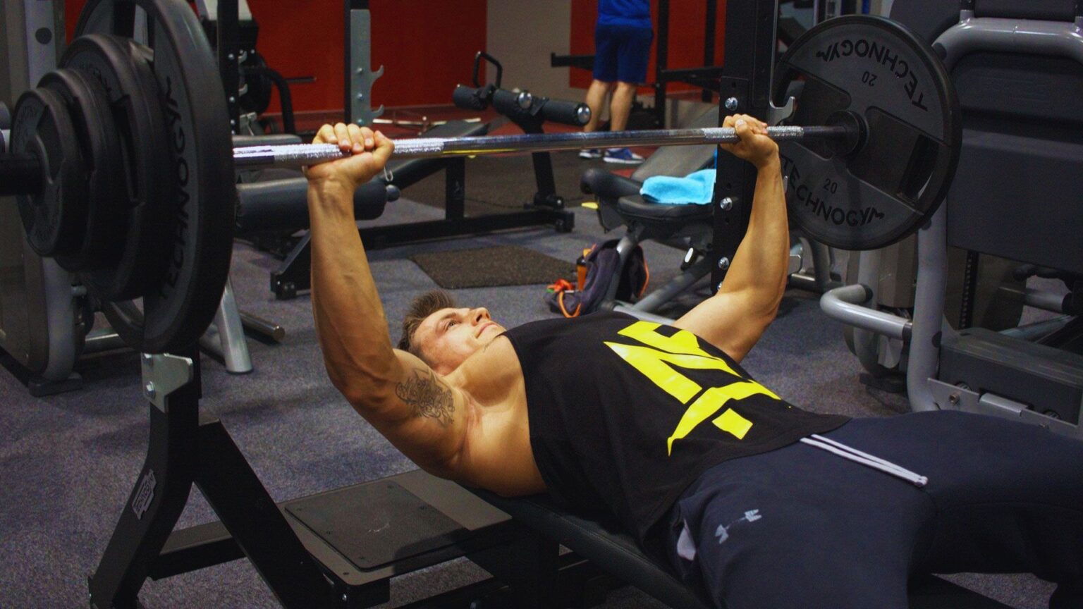 What Percent of Men Can Bench 225? Find Out - XcelerateGyms