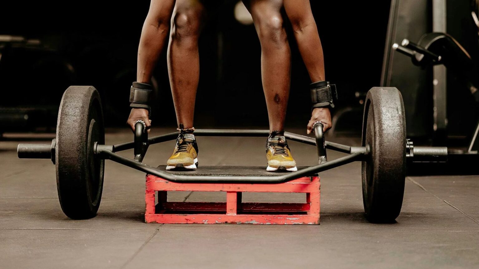 Trap Bar Deadlift Muscles Worked: Benefits & Tips - XcelerateGyms
