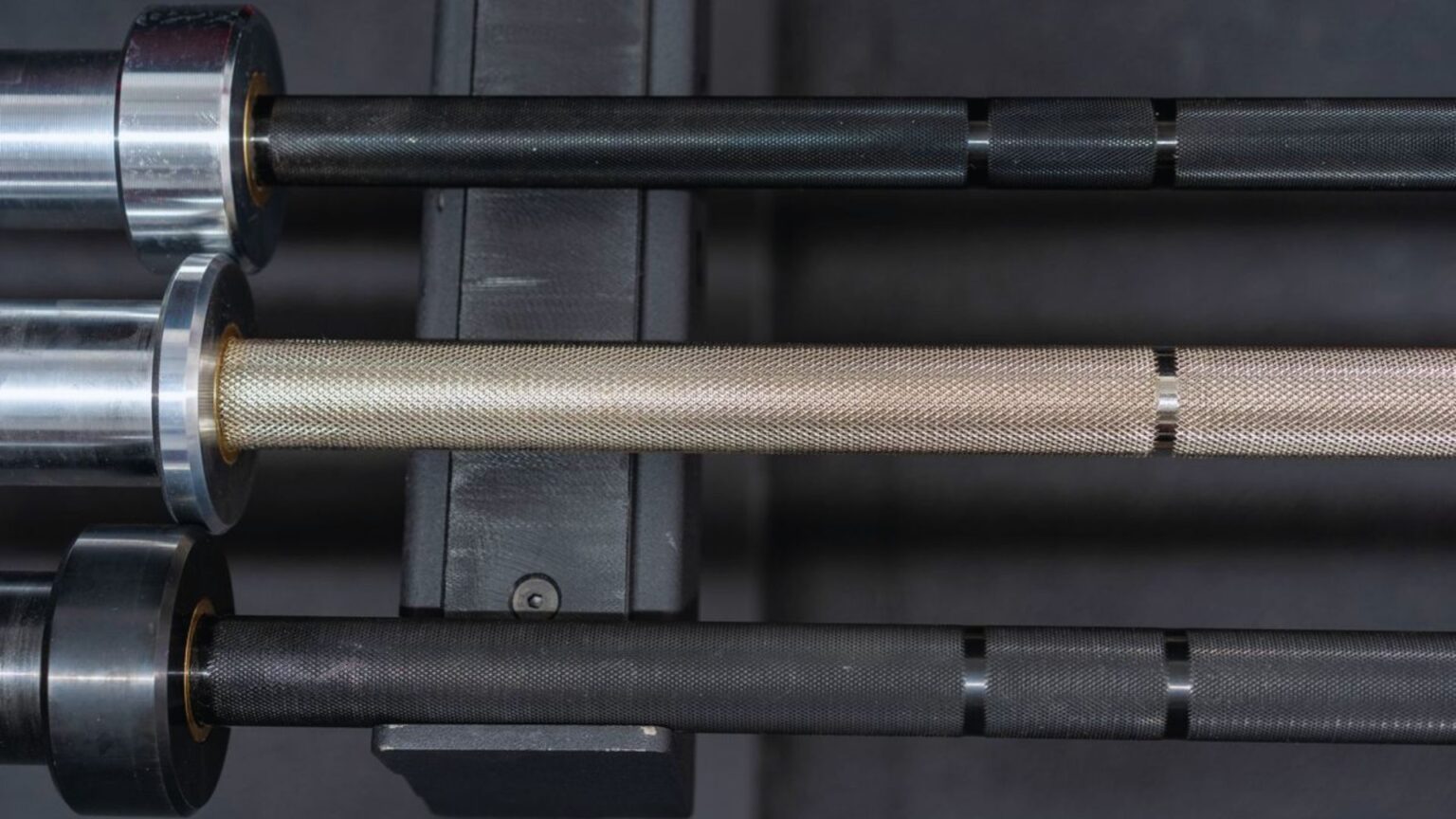Types of Squat Bars: A Complete Beginner’s Guide - XcelerateGyms