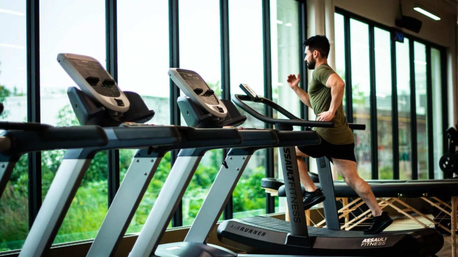 Which Cardio Machine Burns the Most Calories at Gym? - XcelerateGyms